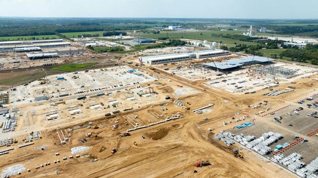 Amazon: New Carlisle I DC1 Data Center