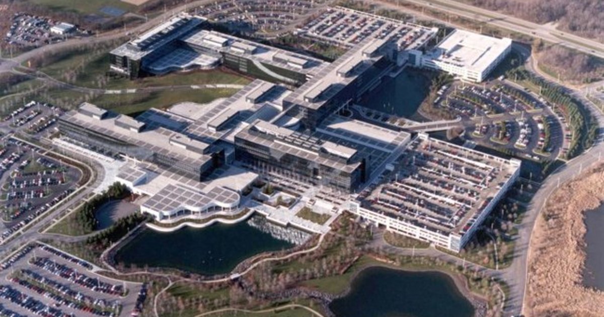 Compass will soon buy Sears' 2.4 million-square-foot Chicago facility