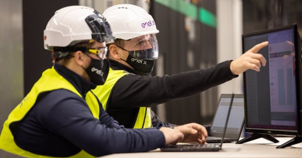 Microsoft International Data enter Battery-sharing