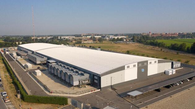 Stack: MIL01B Data Center