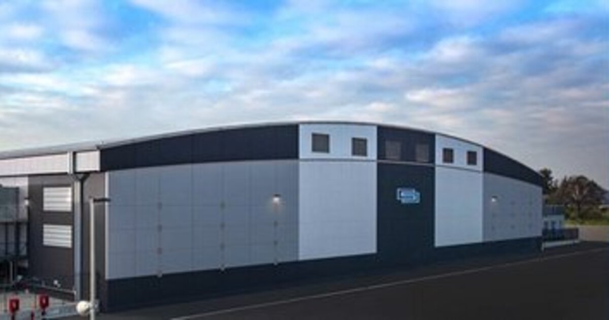 Stack unveils new scholarship program for female students in the UK