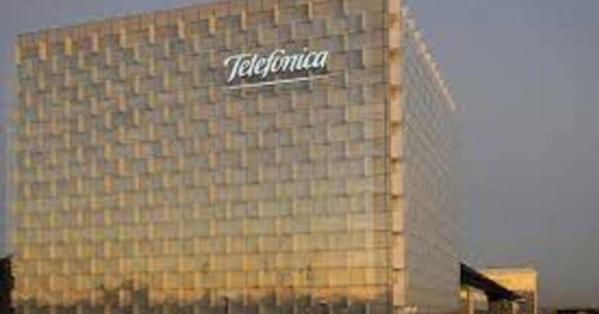 Telefonica sells four more data centers